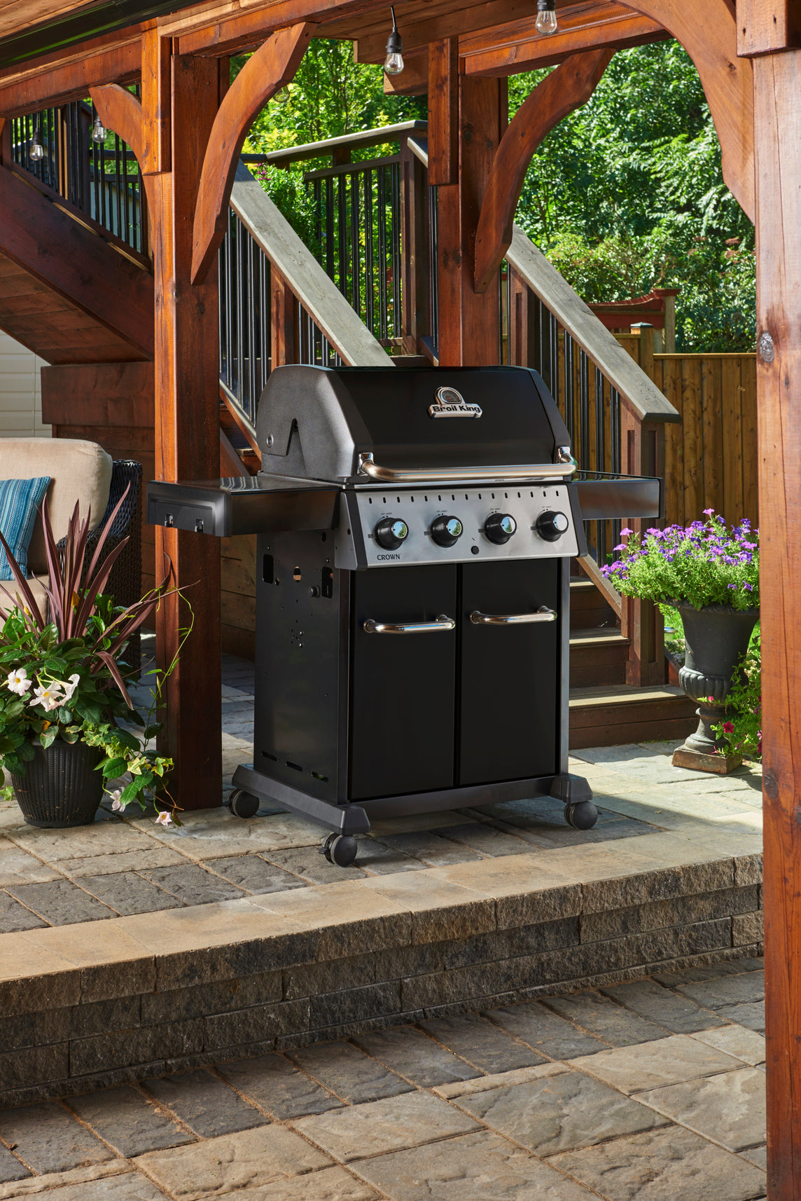 Broil King Crown® 420 - Natural Gas Connection